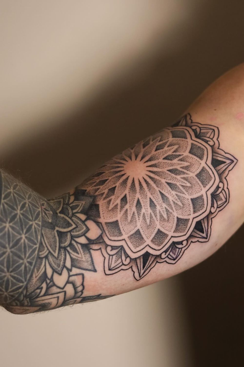 28 Striking Bicep Tattoo Men Designs To Showcase Your Style