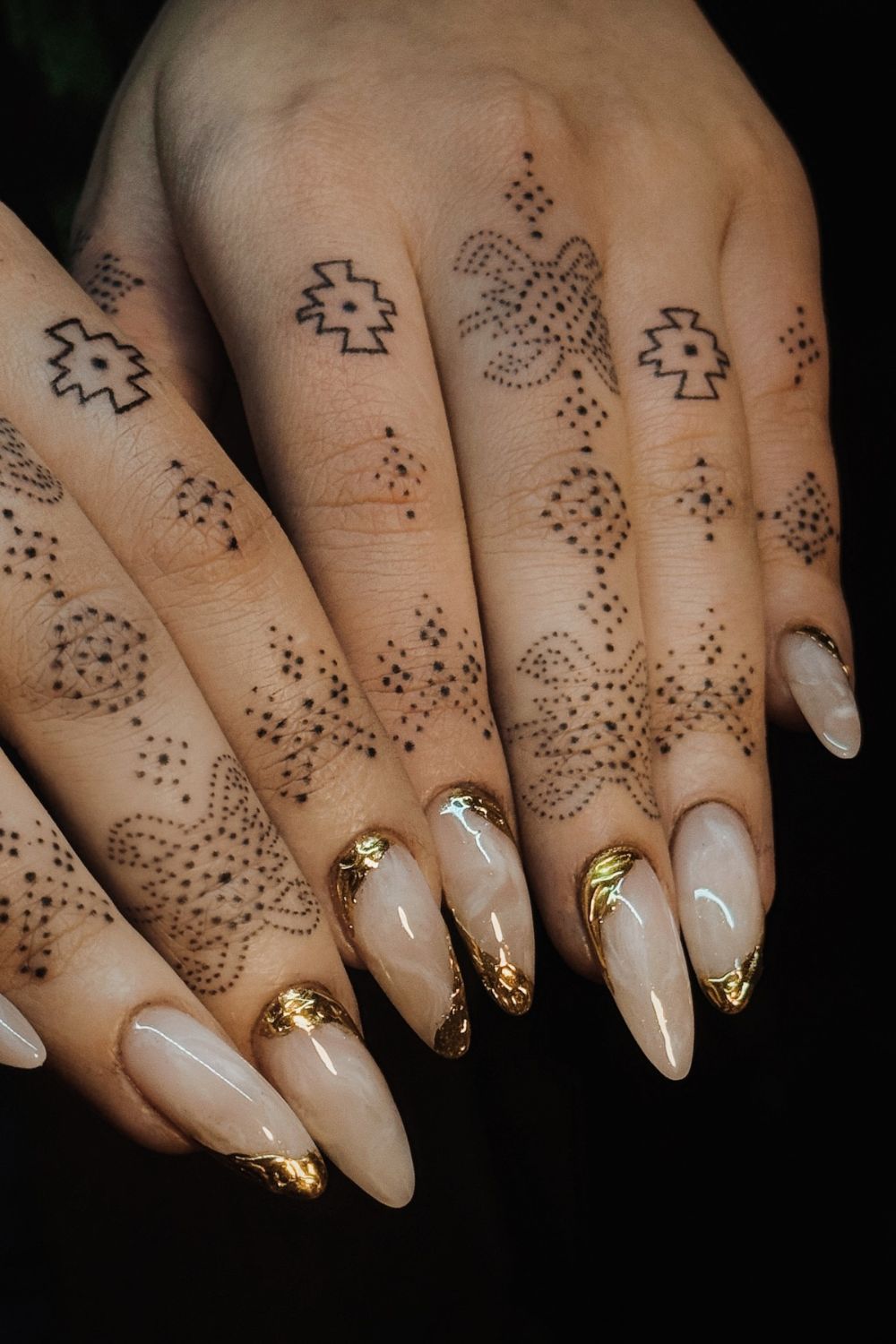 39 Finger Tattoos For Women: Meaningful Art For Every Personality