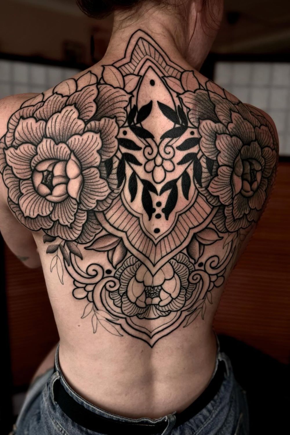 37 Women’s Back Tattoos: Stunning Designs That Tell A Story
