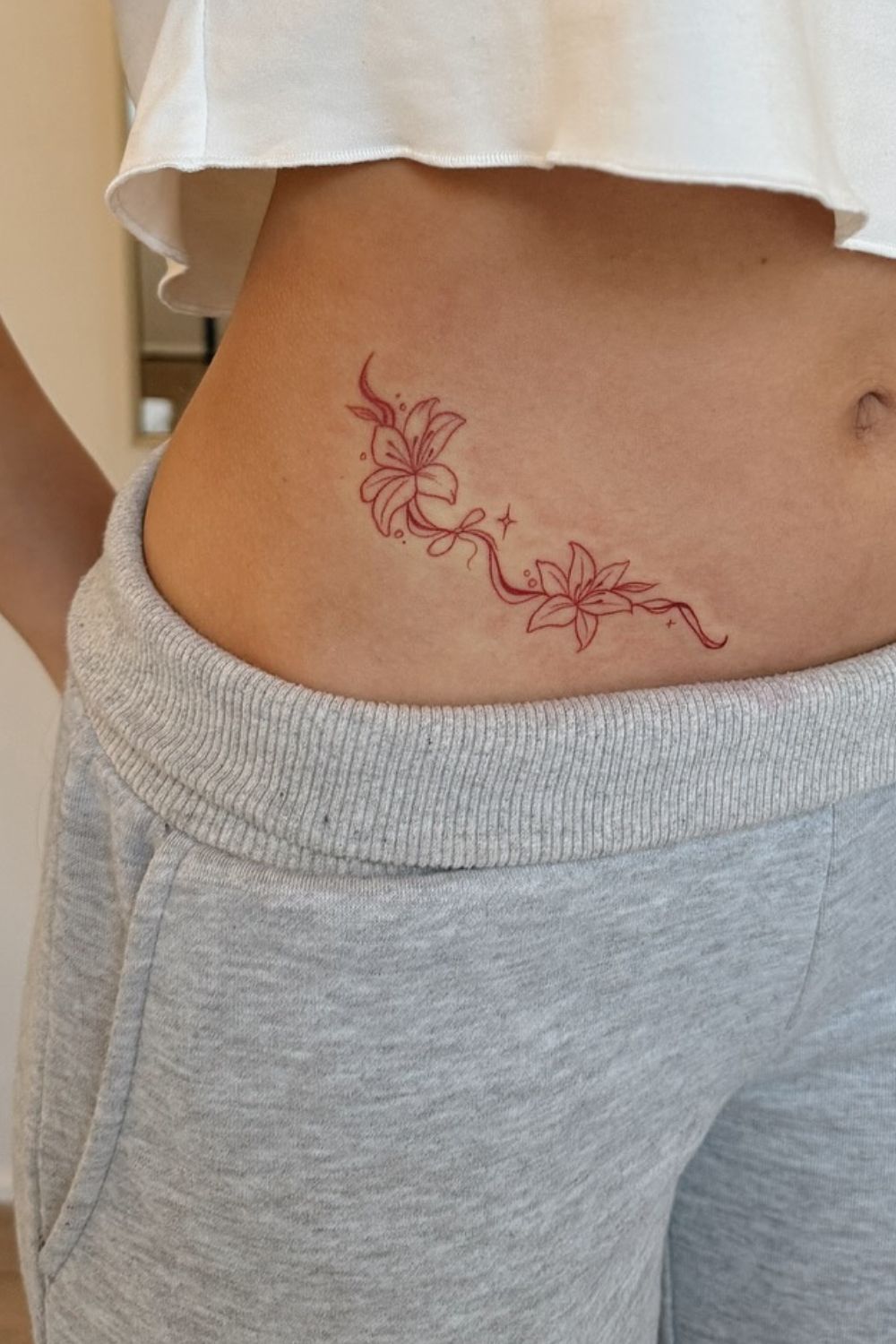 22 Dainty Hip Tattoos Women Will Instantly Fall In Love With