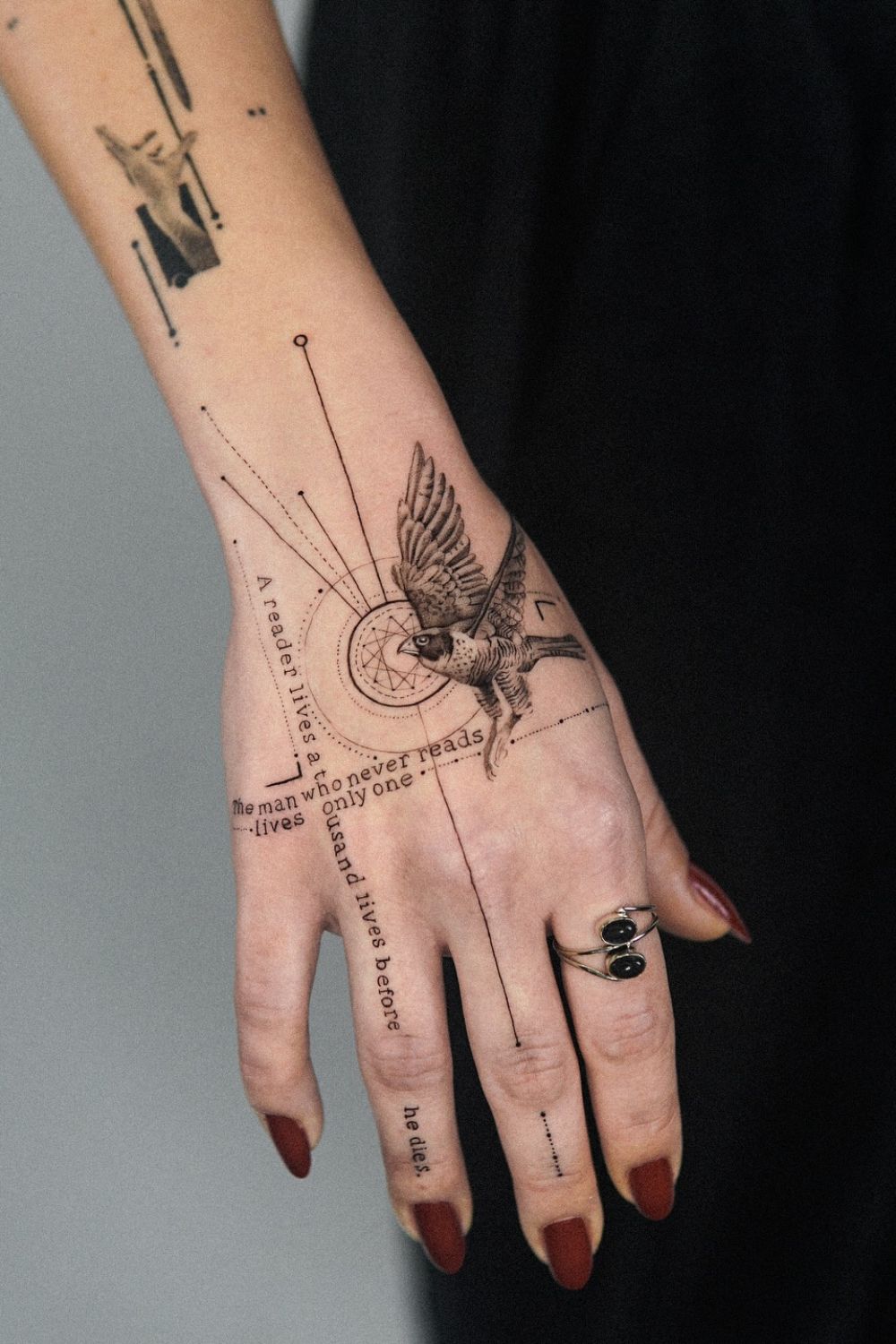 24 Stunning Hand Tattoos For Women