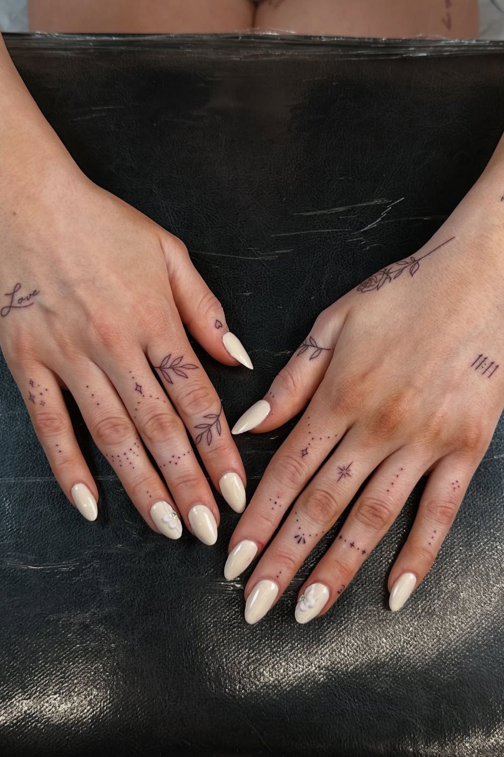 24 Stunning Hand Tattoos For Women