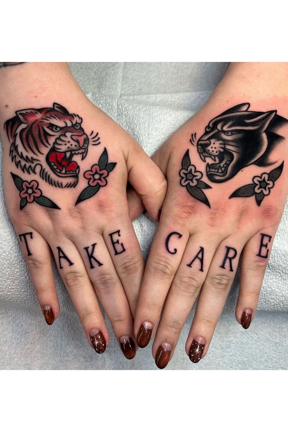 24 Stunning Hand Tattoos For Women