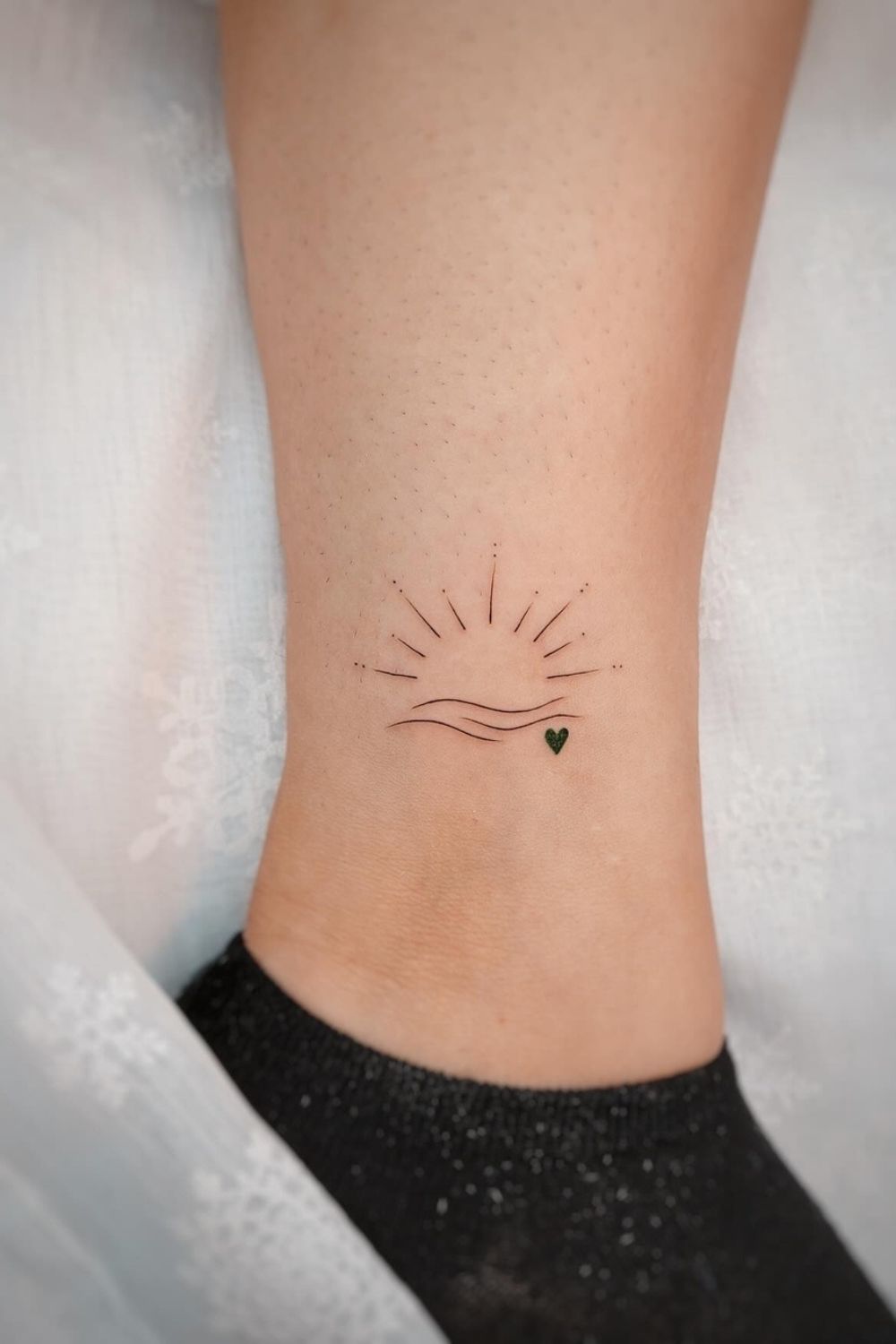 25 Simple Wave Tattoo Ideas