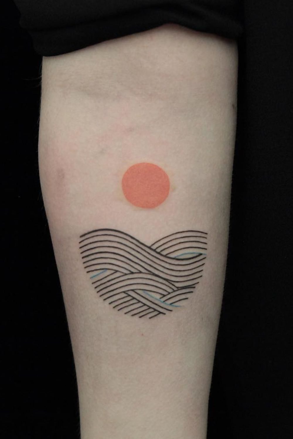 25 Simple Wave Tattoo Ideas