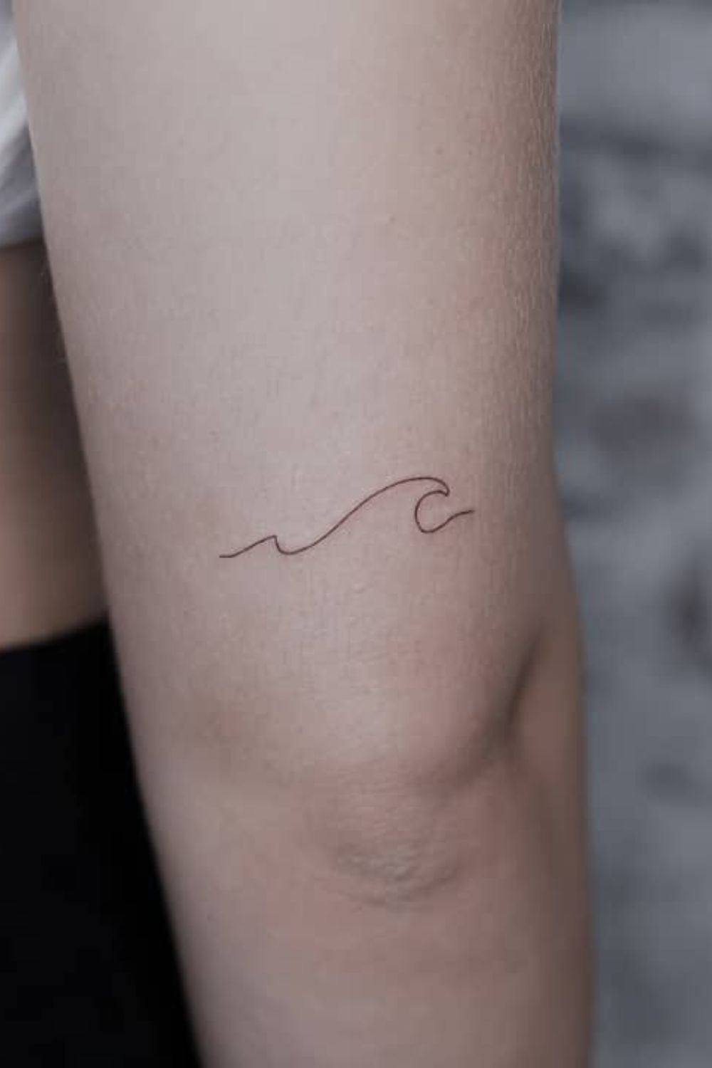 25 Simple Wave Tattoo Ideas