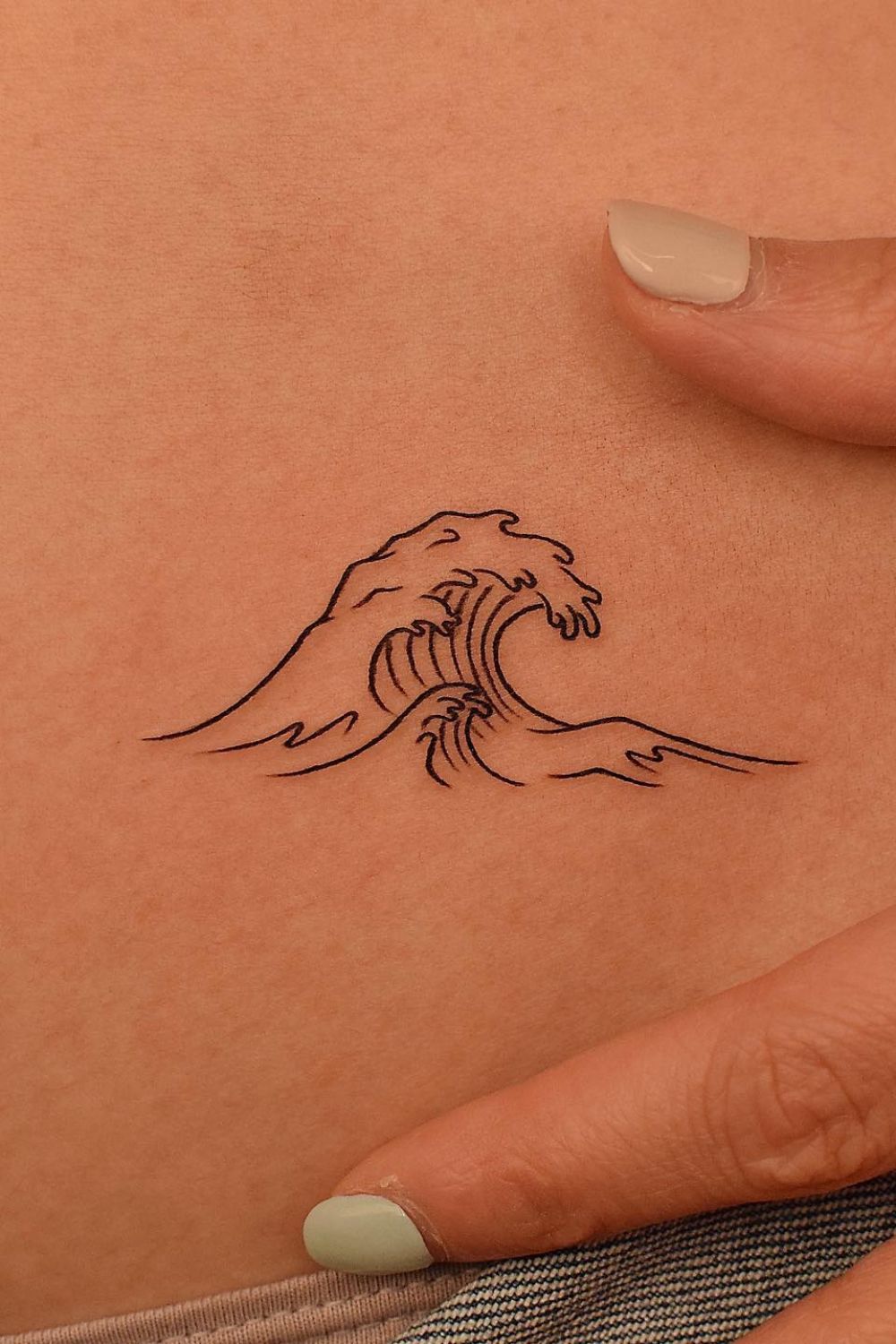 25 Simple Wave Tattoo Ideas