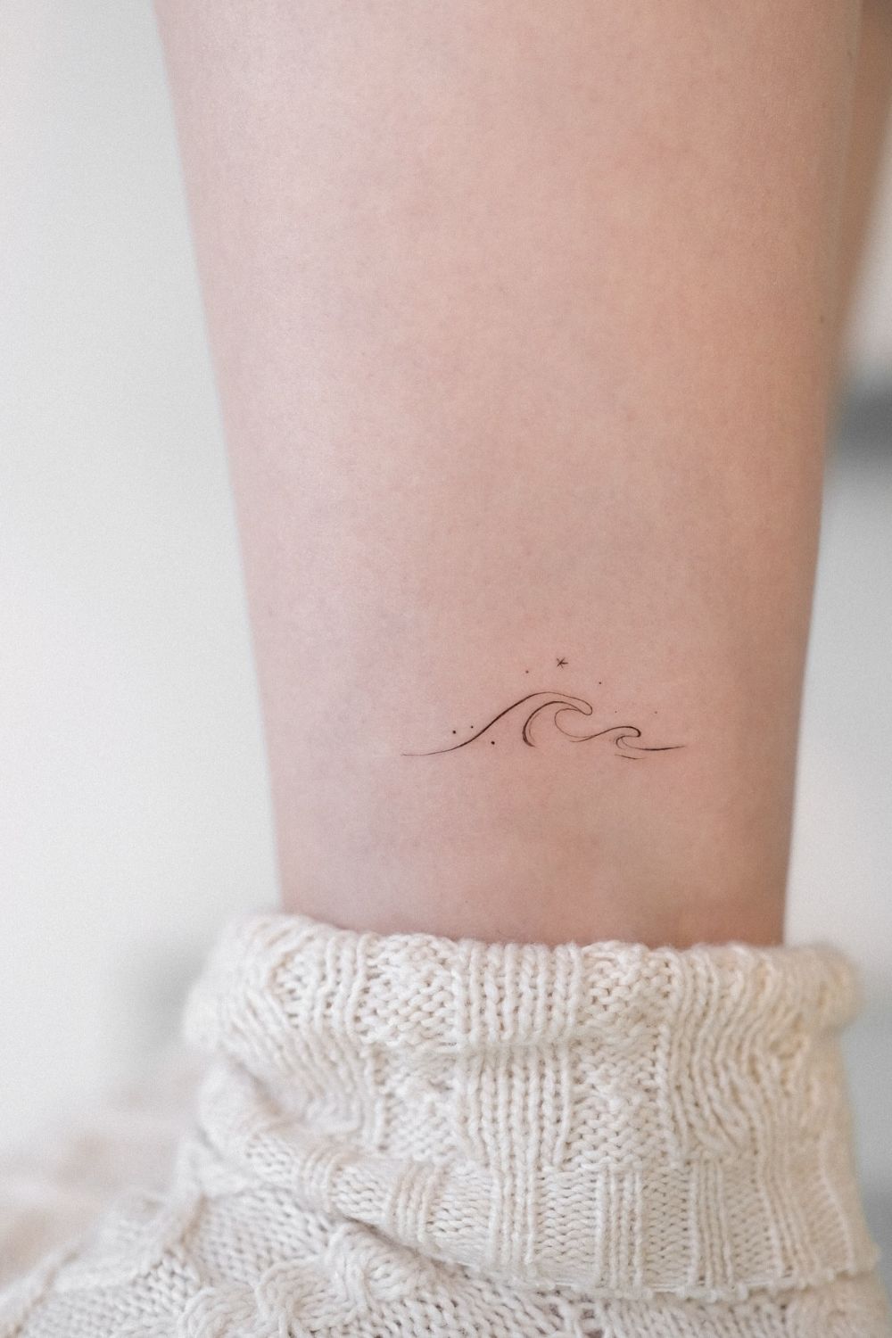 25 Simple Wave Tattoo Ideas