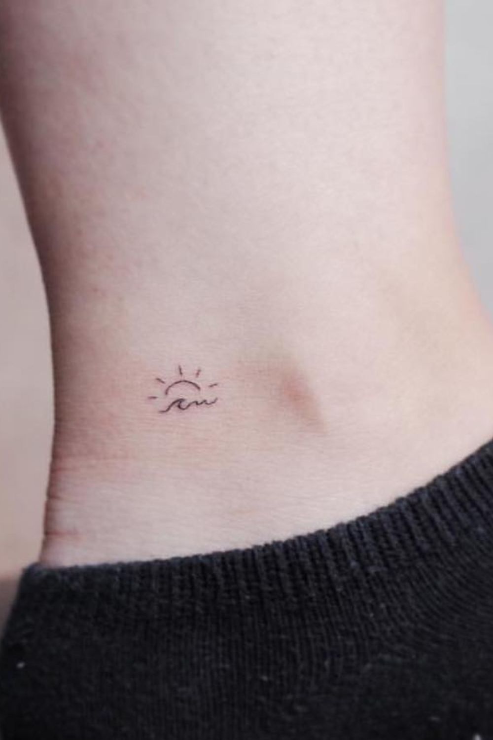 25 Simple Wave Tattoo Ideas