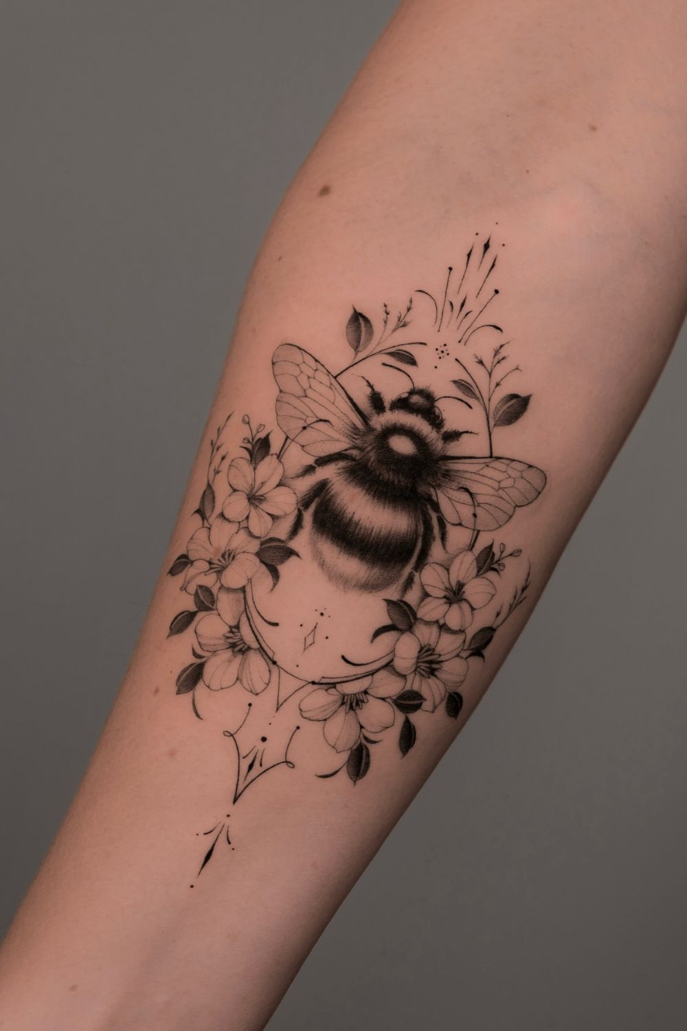 23 Bee Tattoo Ideas With Meaning That’ll Make You Fall In Love
