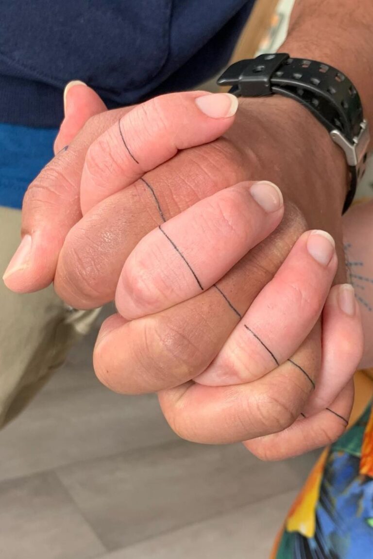 19 Stunning Connecting Tattoos You’ll Want To Share With Someone Special