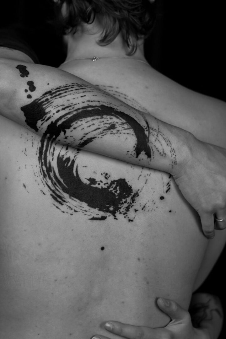 19 Stunning Connecting Tattoos You’ll Want To Share With Someone Special
