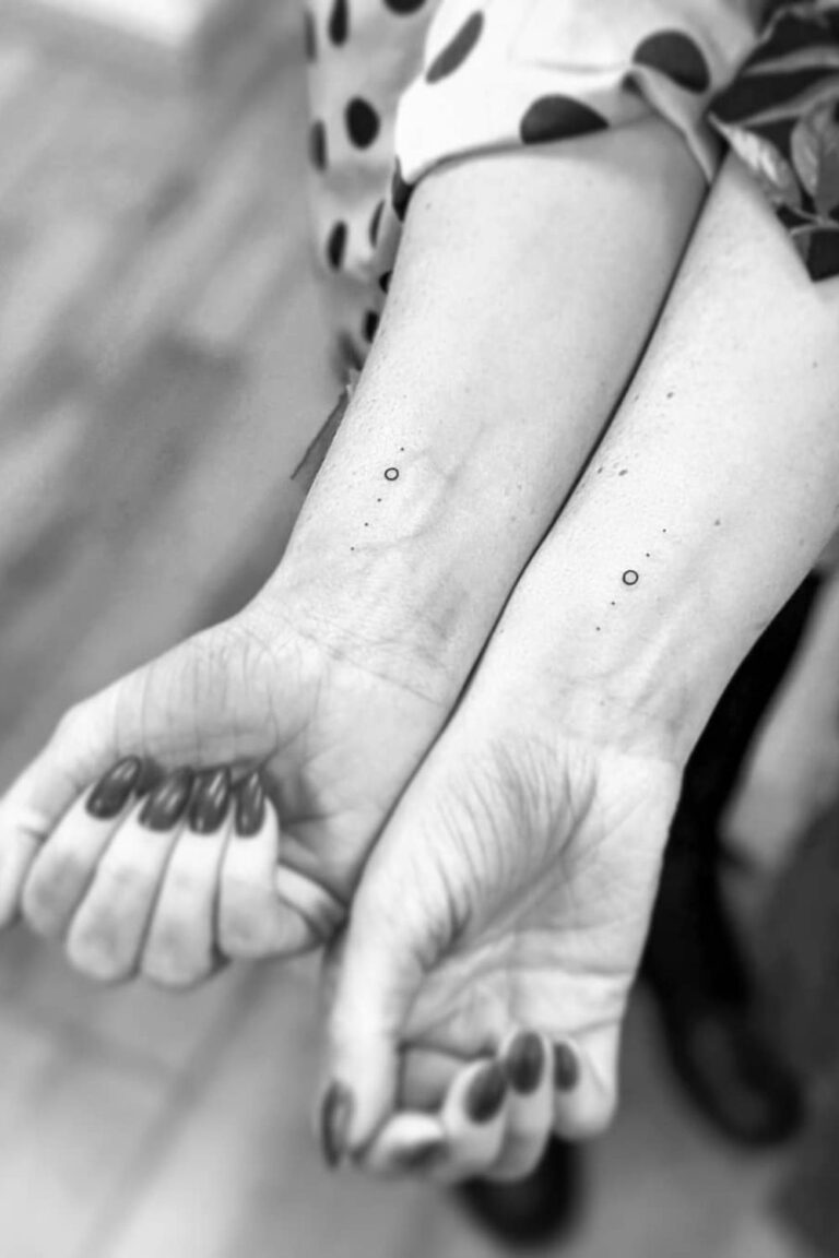 22 Meaningful Sibling Tattoos That Celebrate Family Bonds