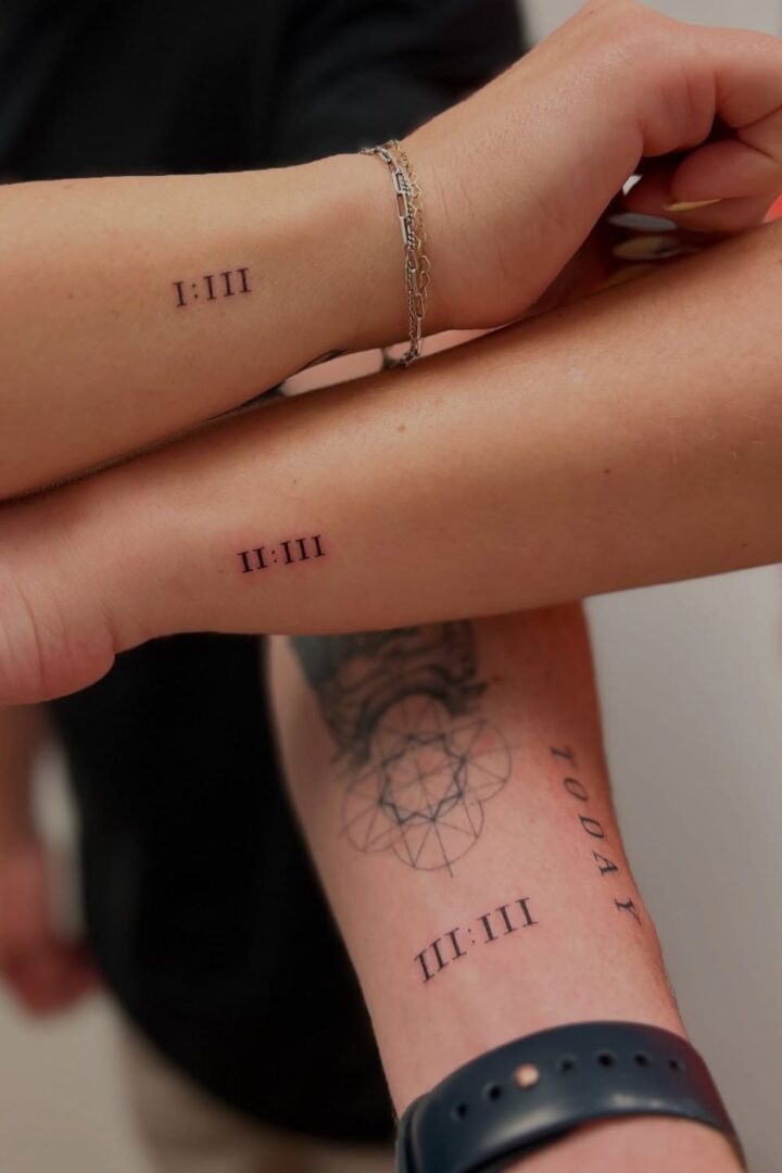 22 Meaningful Sibling Tattoos That Celebrate Family Bonds
