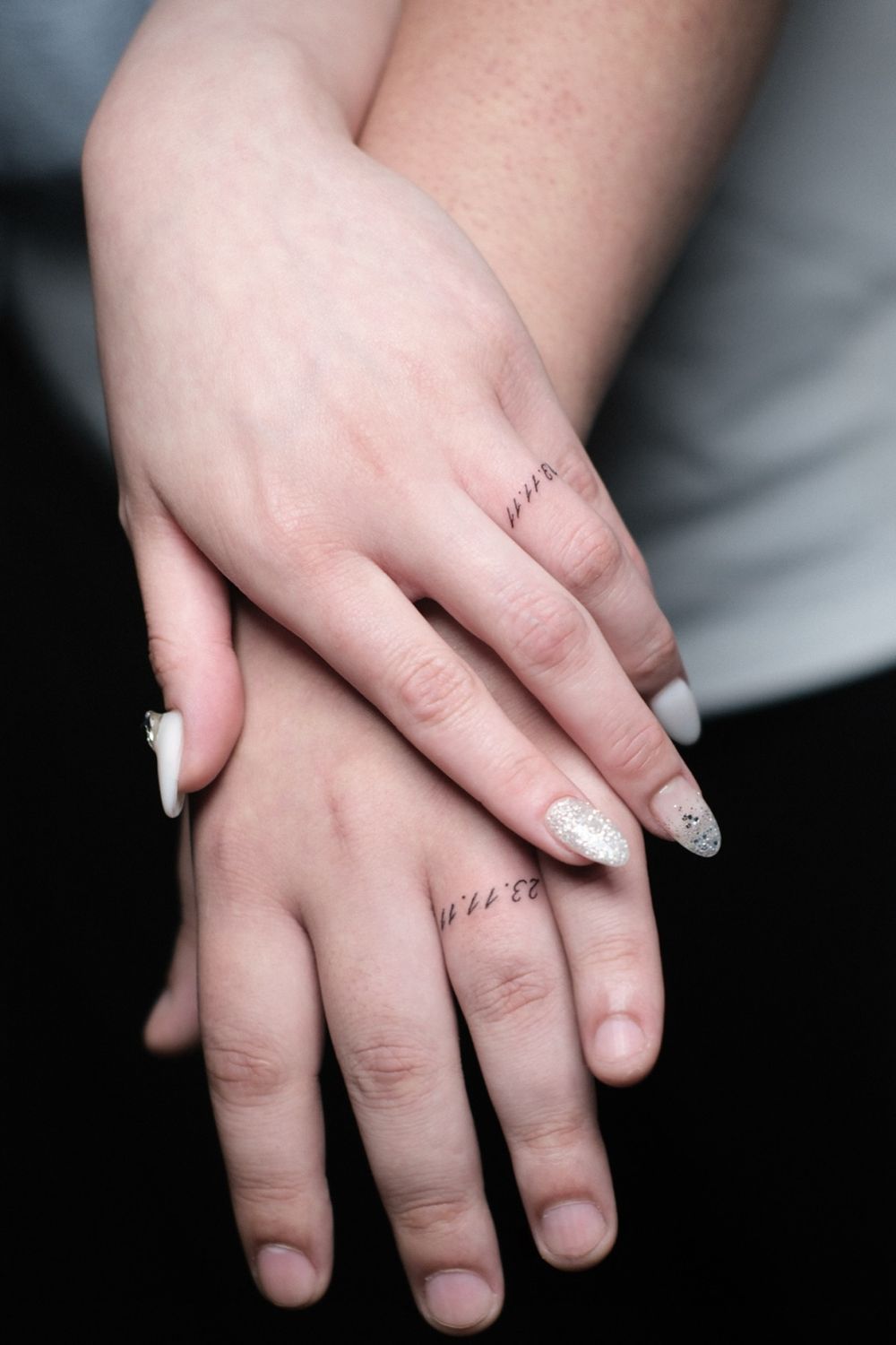 15 Couple Finger Tattoo Ideas That Speak Love