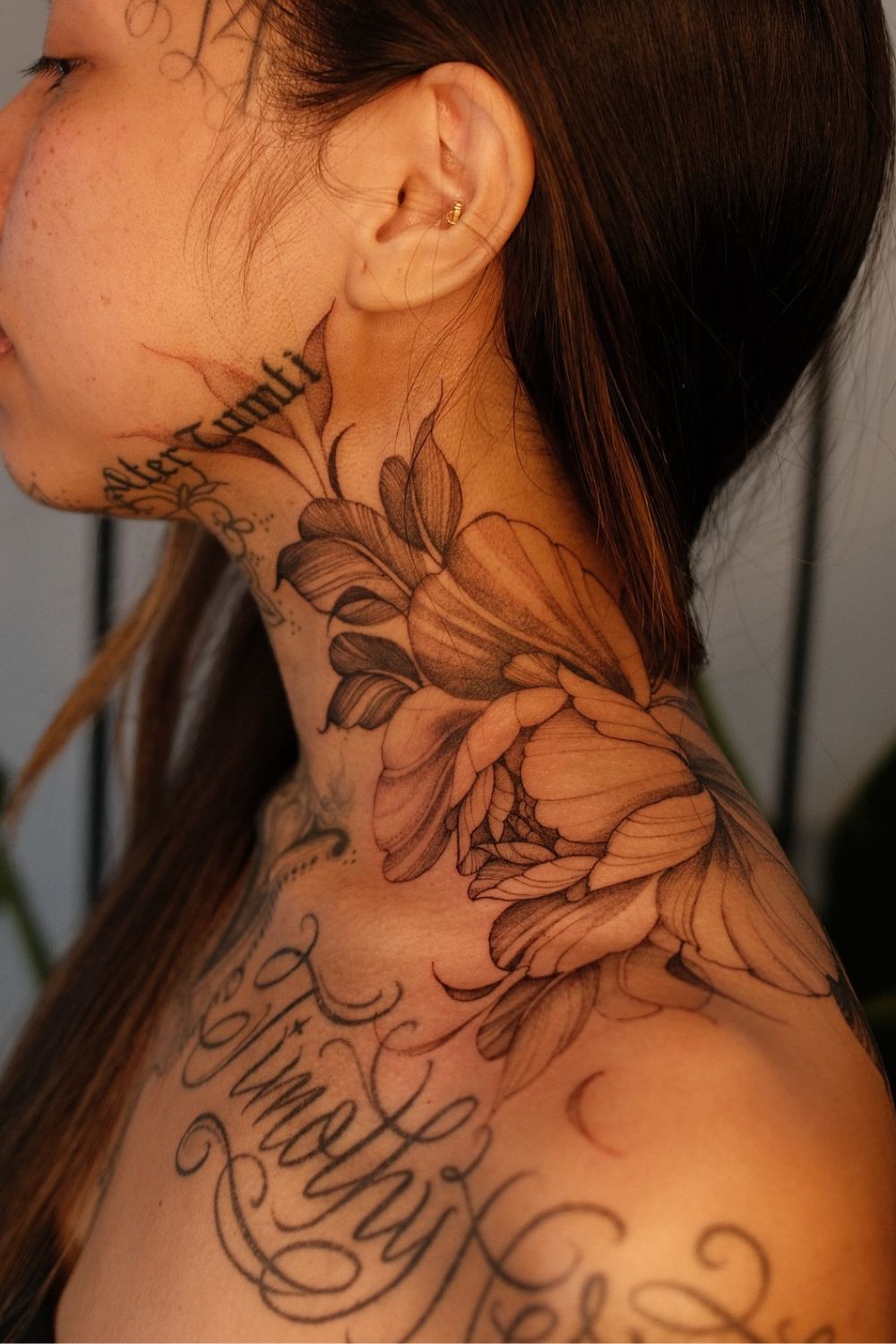 26 Stunning Neck Tattoos For Women That Define Confidence And Beauty