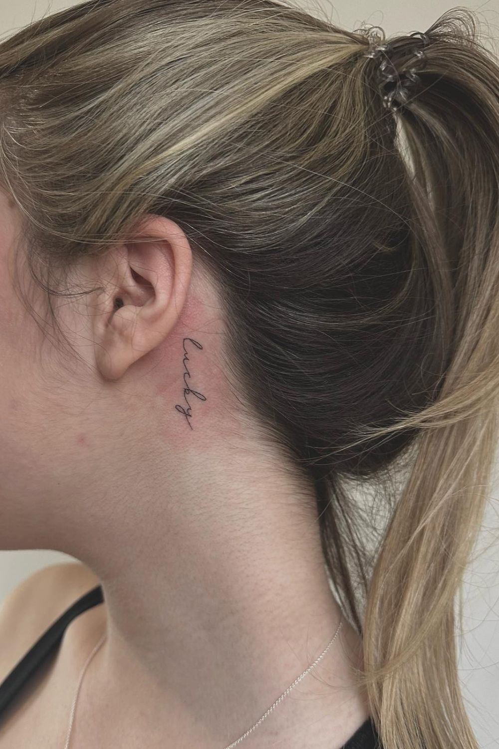 26 Stunning Neck Tattoos For Women That Define Confidence And Beauty