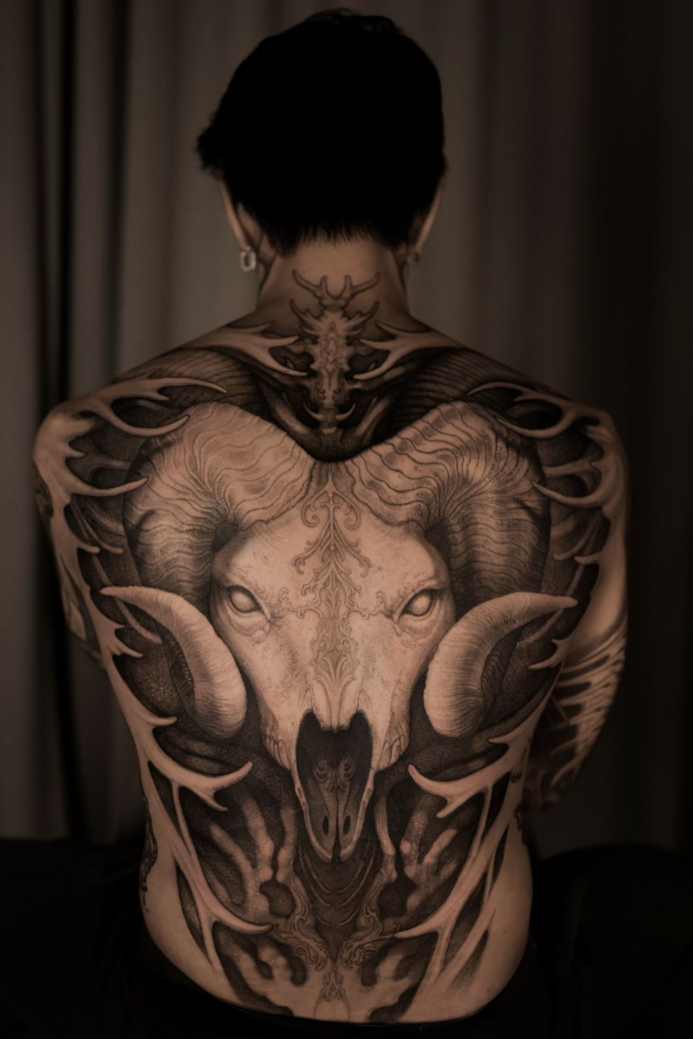 17 Dark Feminine Back Tattoos Inspired By Gothic Elegance